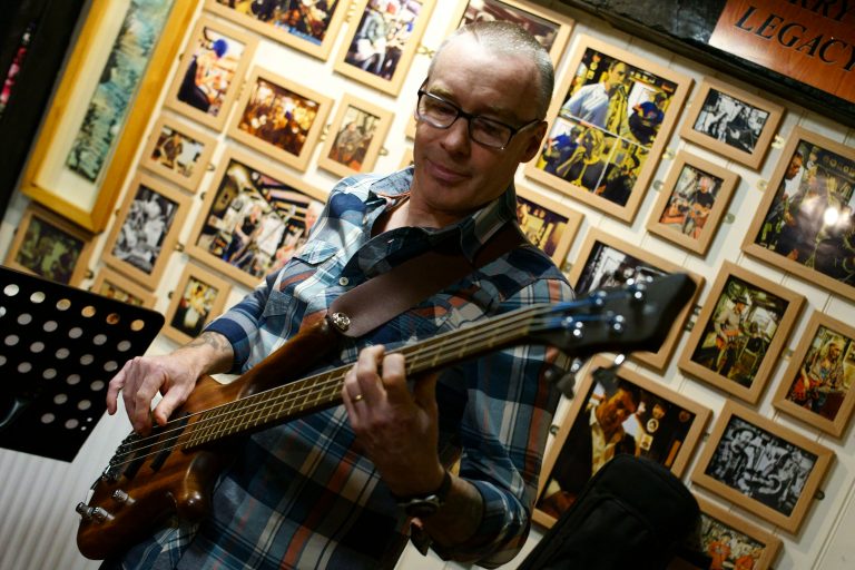 Alan – Bass – The Black and Blues Band